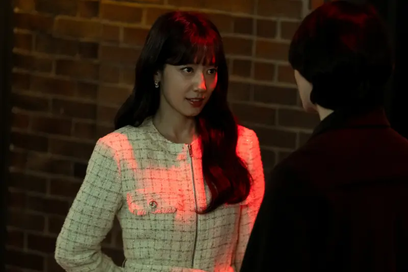 《來自地獄的法官》開播！朴信惠演大反派 | beanfun!