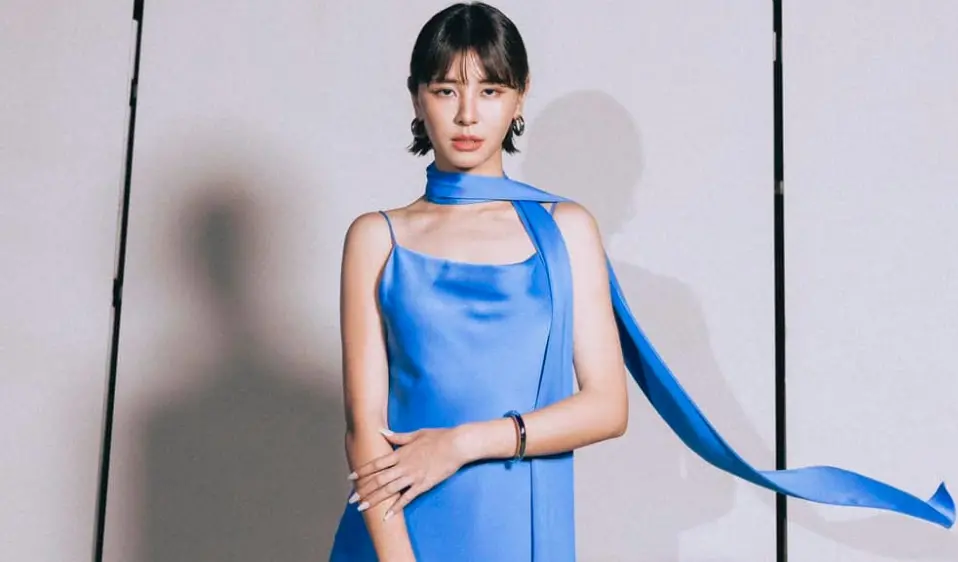 33歲女星登廣播金鐘獎「隱形內衣」竟斷兩半！典禮前慘釀4意外 | 娛樂 | NOWnews今日新聞