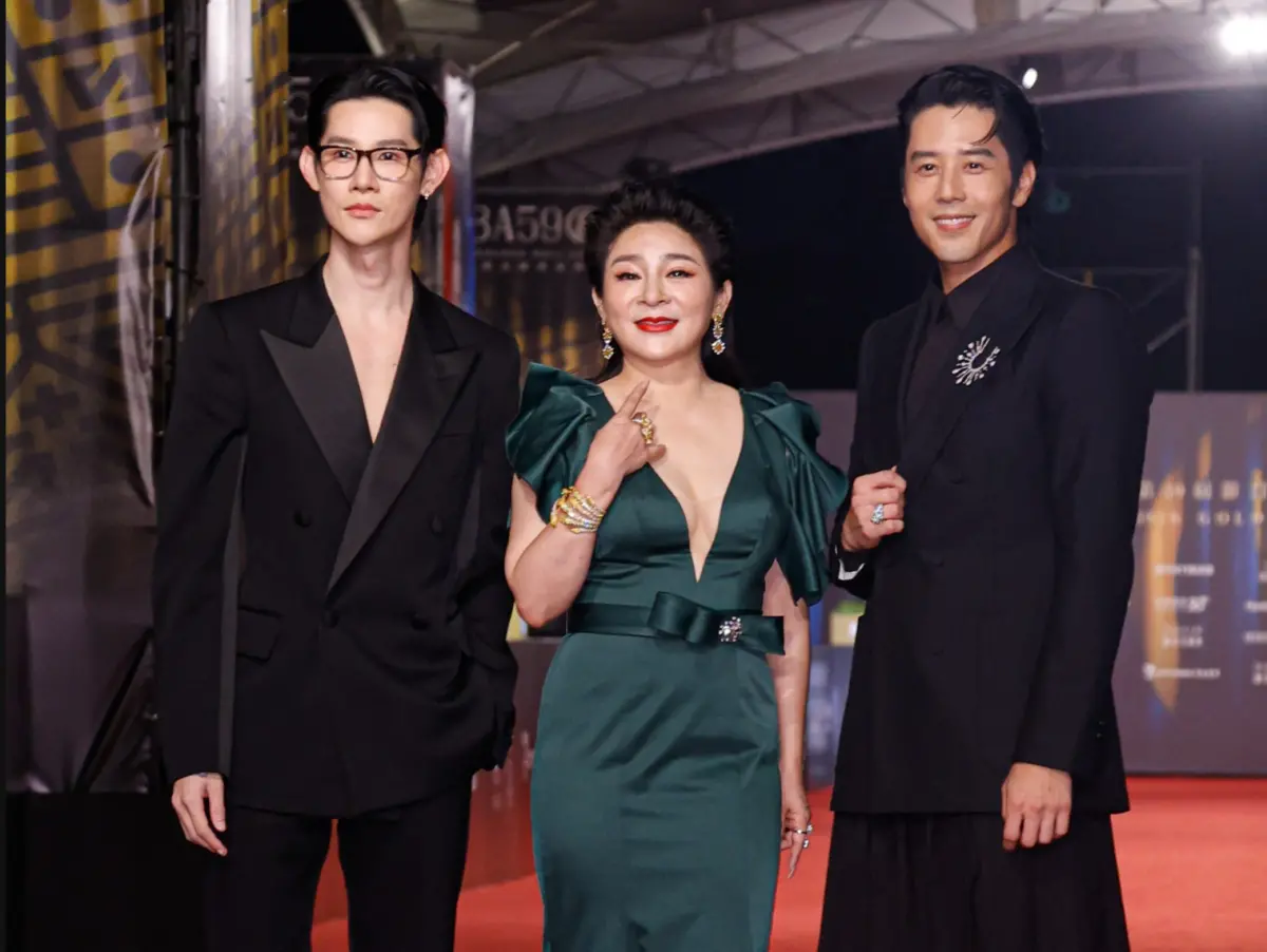 金鐘紅毯／王彩樺、夏和熙「深V」較靚 胡宇威反而封肉 | 娛樂 | NOWnews今日新聞