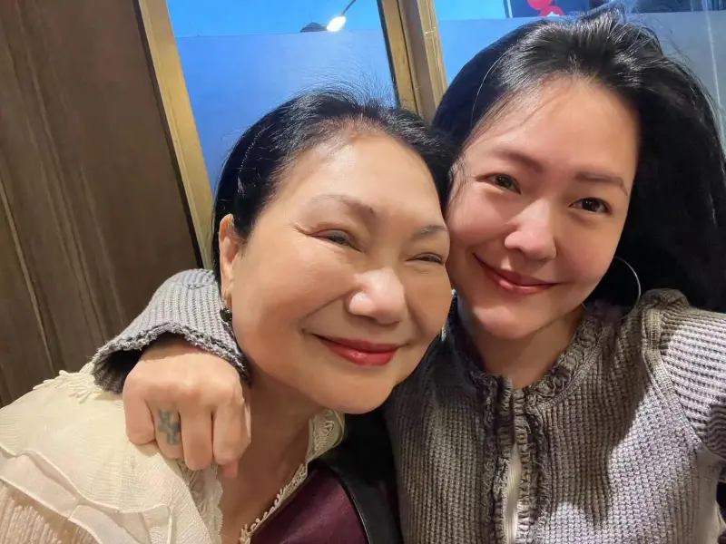 懾人舊照被翻出 大小S媽媽年輕時太正了 | beanfun!