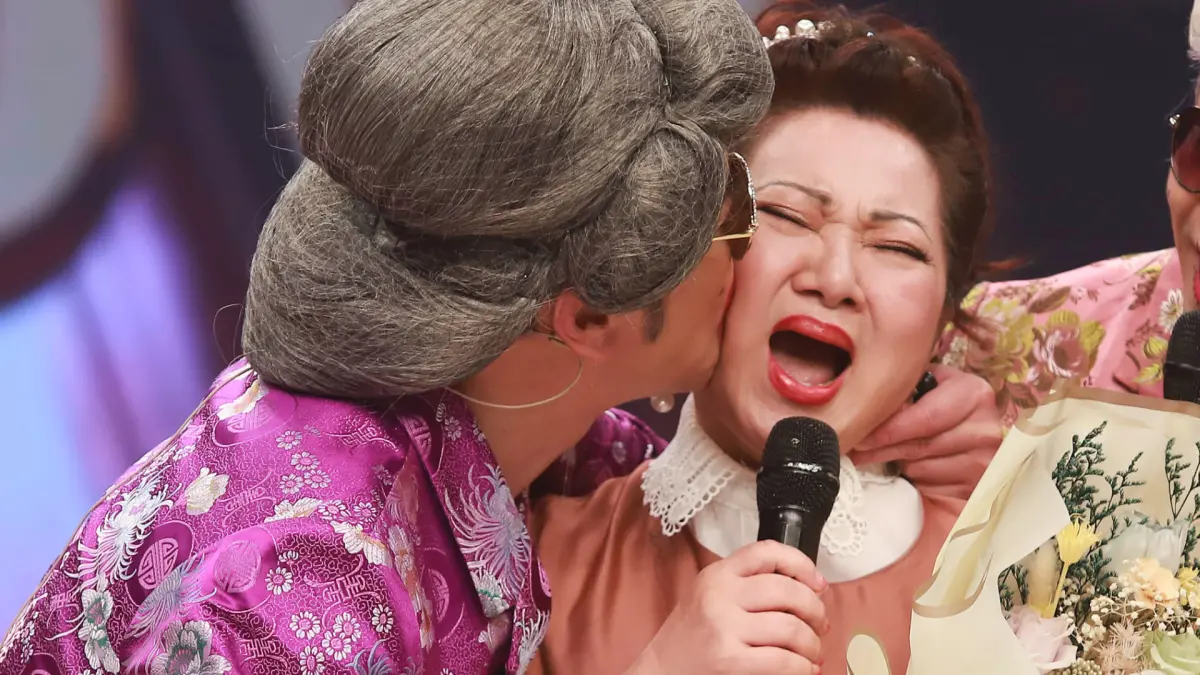 《超級冰冰Show》收視冠軍開紅盤！「陽婆婆」狂追獻吻嚇壞白冰冰 | 娛樂 | NOWnews今日新聞