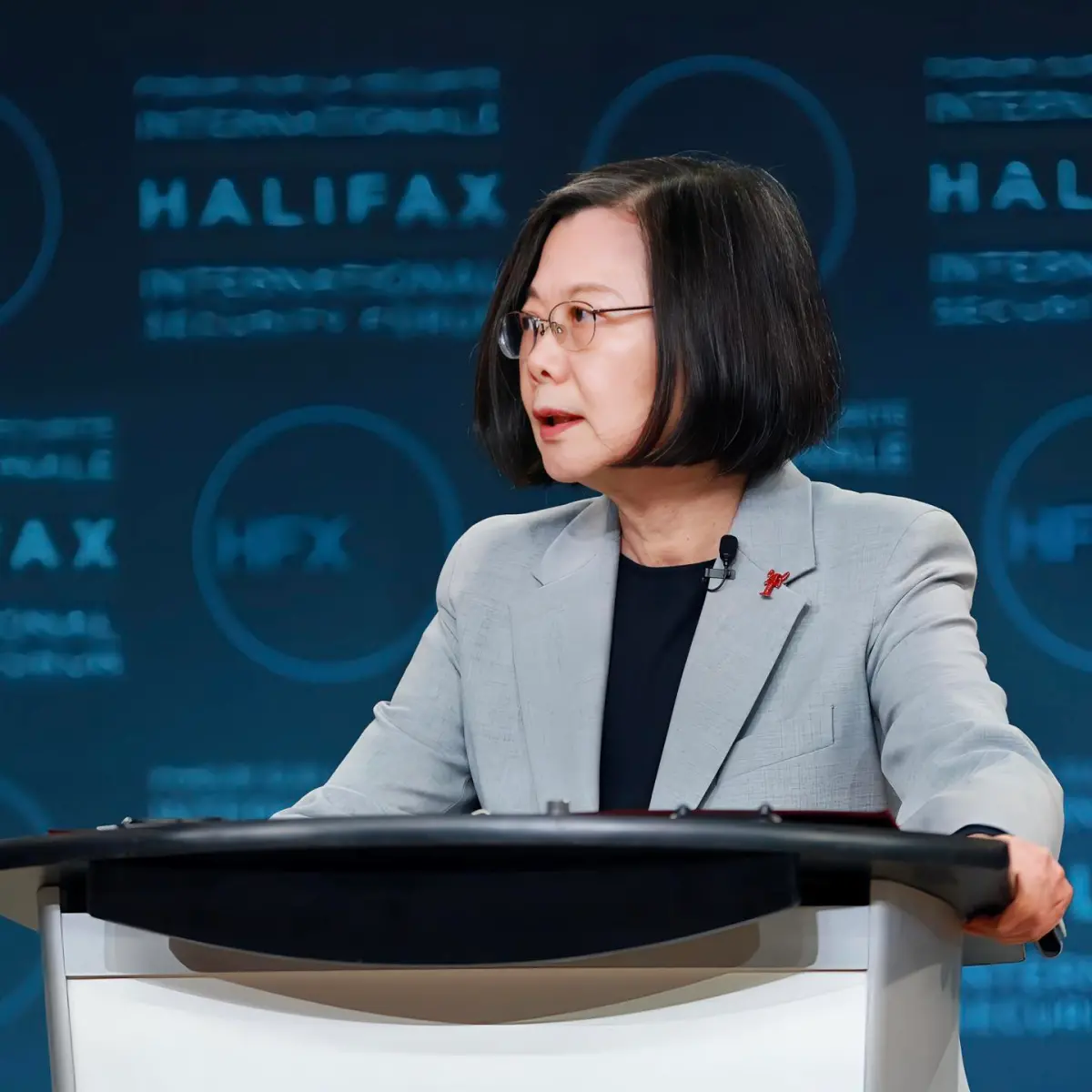 蔡英文籲美先把武器給烏克蘭 他怒昏君：卸任沒多久就拍拜登馬屁 | 政治快訊 | 要聞 | NOWnews今日新聞