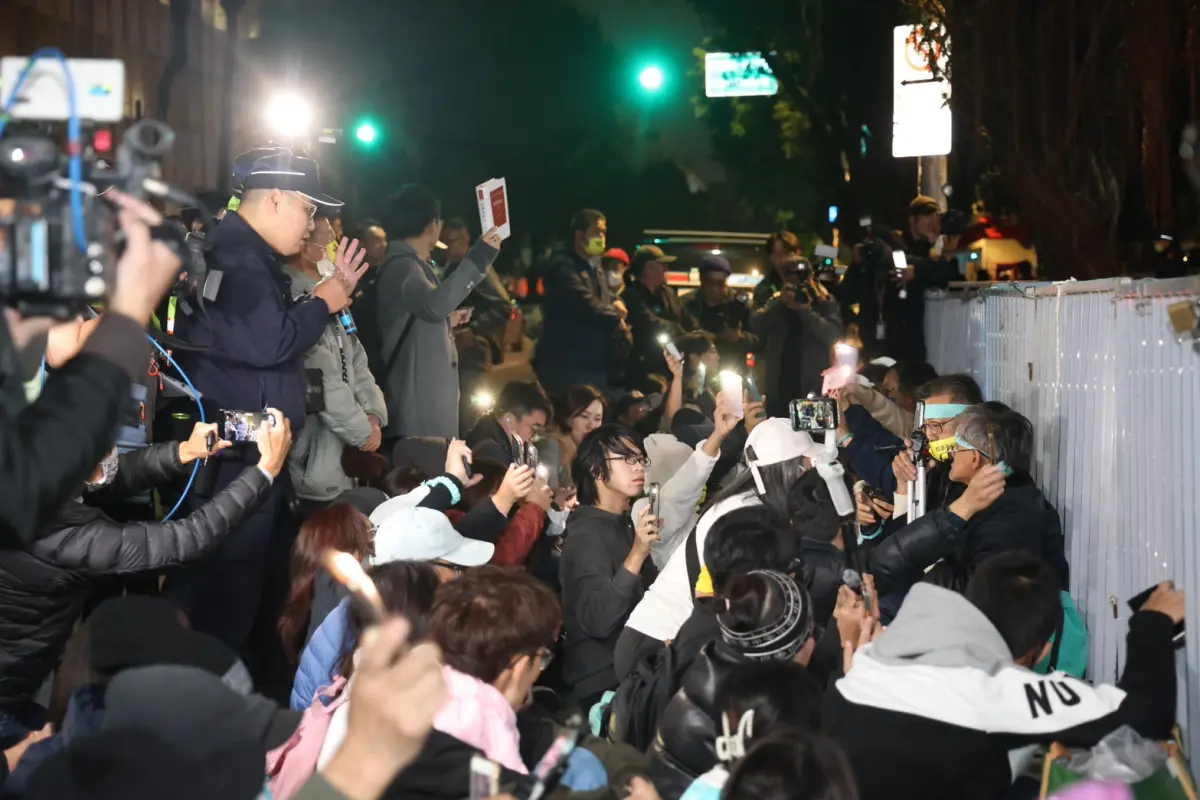 柯文哲裁定3000萬交保小草歡呼！律師曝交保仍有兩大變數 | 政治快訊 | 要聞 | NOWnews今日新聞