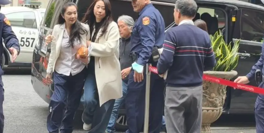 快訊／她最準時！柯文哲4人再開羈押庭 應曉薇微笑抵北院報到 | 社會 | NOWnews今日新聞