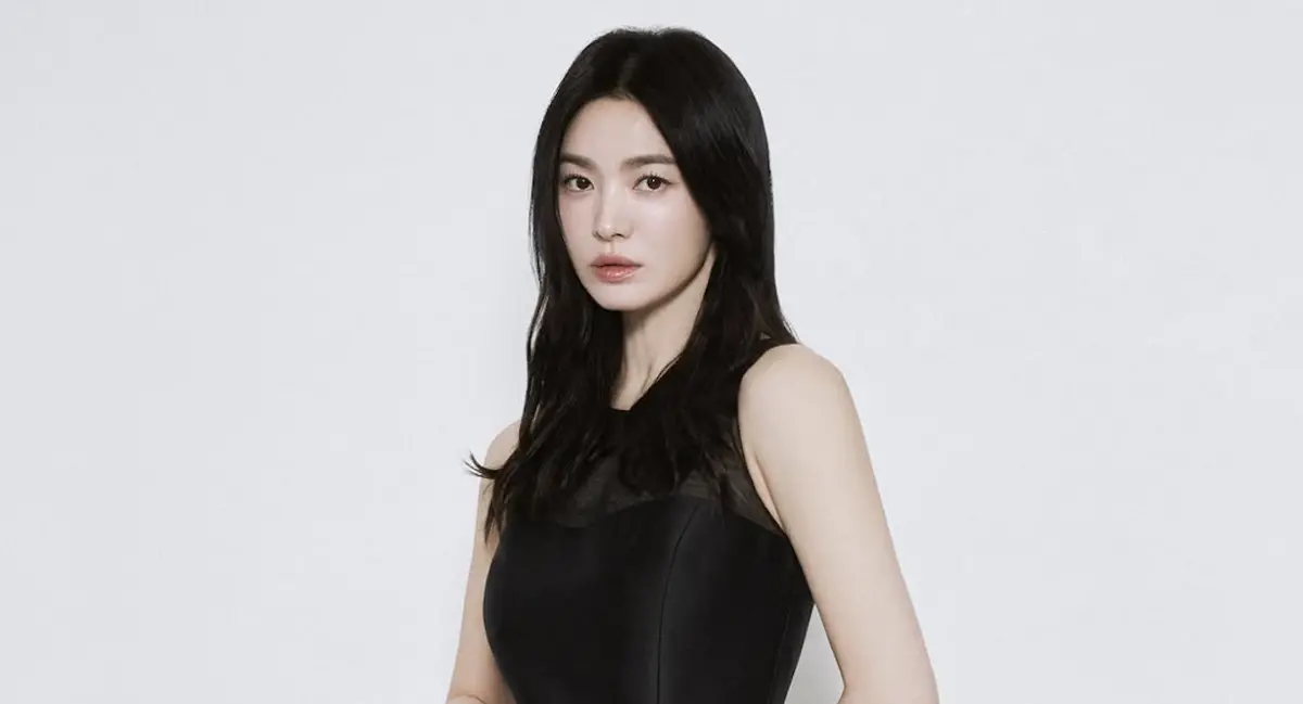 「國民女神」宋慧喬看演唱會被cue害羞遮臉 劉在錫暖心舉動被讚 | 娛樂 | NOWnews今日新聞