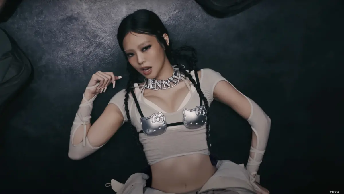 BLACKPINK Jennie新曲公開！Kitty胸罩下圍炸出川字腹肌畫面辣爆 | 娛樂 | NOWnews今日新聞