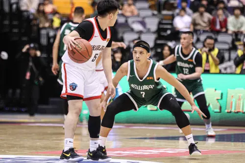 HBL／松山高中讀秒時刻大逆轉！64：62擊敗光復高中 晉級冠軍戰 | 籃球 | 運動 | NOWnews今日新聞