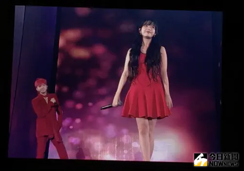 GD七月小巨蛋開唱！8年前把IU請到台北唱1首歌 奇蹟畫面再看一次 | 娛樂 | NOWnews今日新聞