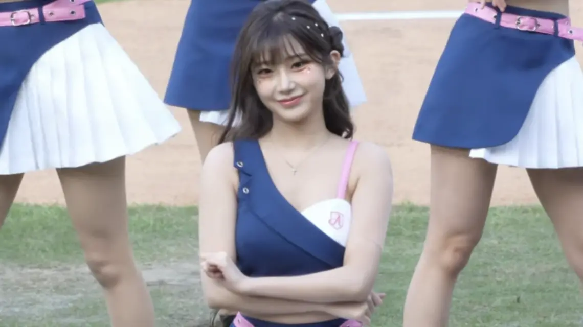 李珠珢應援太養眼！熱舞到一半「傾洩而出」 球迷噴鼻血喊：有料 | 娛樂 | NOWnews今日新聞