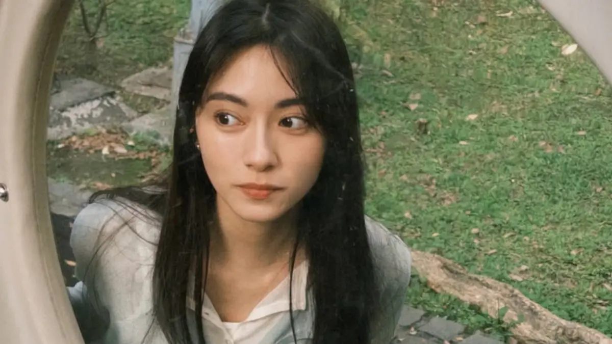 銀行看板正妹「撞臉周子瑜」！捷運站竟遇見本尊 美到以為是AI | 娛樂 | NOWnews今日新聞