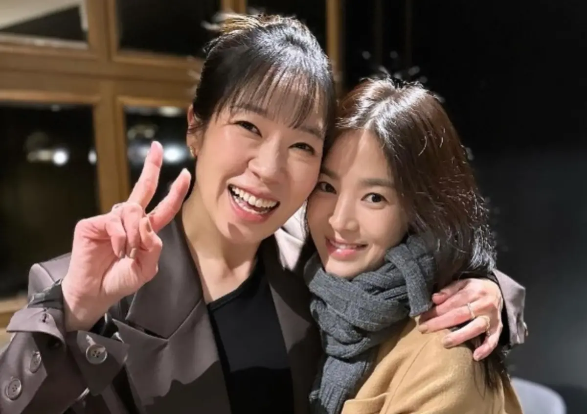 百想漏網／最暖畫面沒播出！《黑暗榮耀》宋慧喬拍拍廉惠蘭太感人 | 娛樂 | NOWnews今日新聞