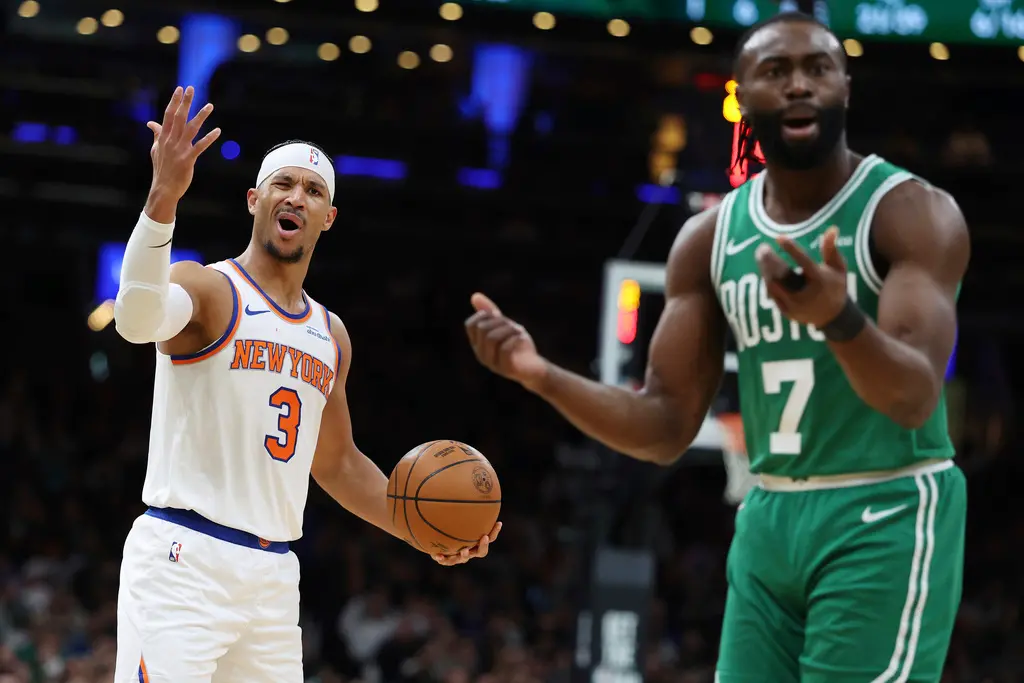 影／Jaylen Brown偷抓Josh Hart下體爆衝突！用「龍爪手」被抓包 | NBA | 運動 | NOWnews今日新聞