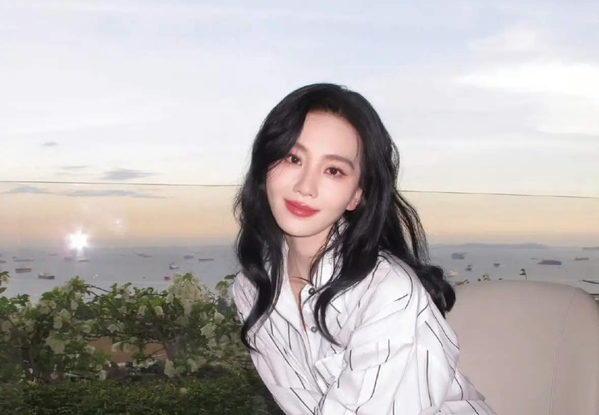 劉詩詩、吳奇隆遭傳「確實離婚」！她520曬海邊美照 發9字吐心聲 | 娛樂 | NOWnews今日新聞