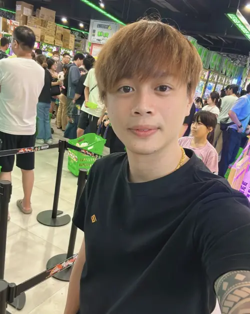 YTR驚爆是富二代！「500萬賓士車」全靠這樣來的 身世背景全說了 | 娛樂 | NOWnews今日新聞