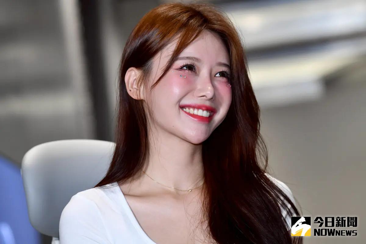 李雅英自爆上床前的「1習慣」！對椅子熱舞2分鐘、火辣畫面全曝光 | 娛樂 | NOWnews今日新聞