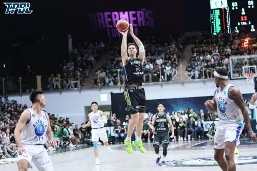 草莓姐專欄／夢想家球團看「貝奇事件」 TPBL聯盟更應有所作為 | 籃球 | 運動 | NOWnews今日新聞