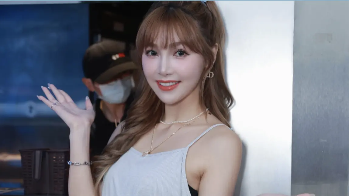 電豹女草莓捲入富商獵豔名單！認收到百萬包養要求 內幕扯上Dora | 娛樂 | NOWnews今日新聞