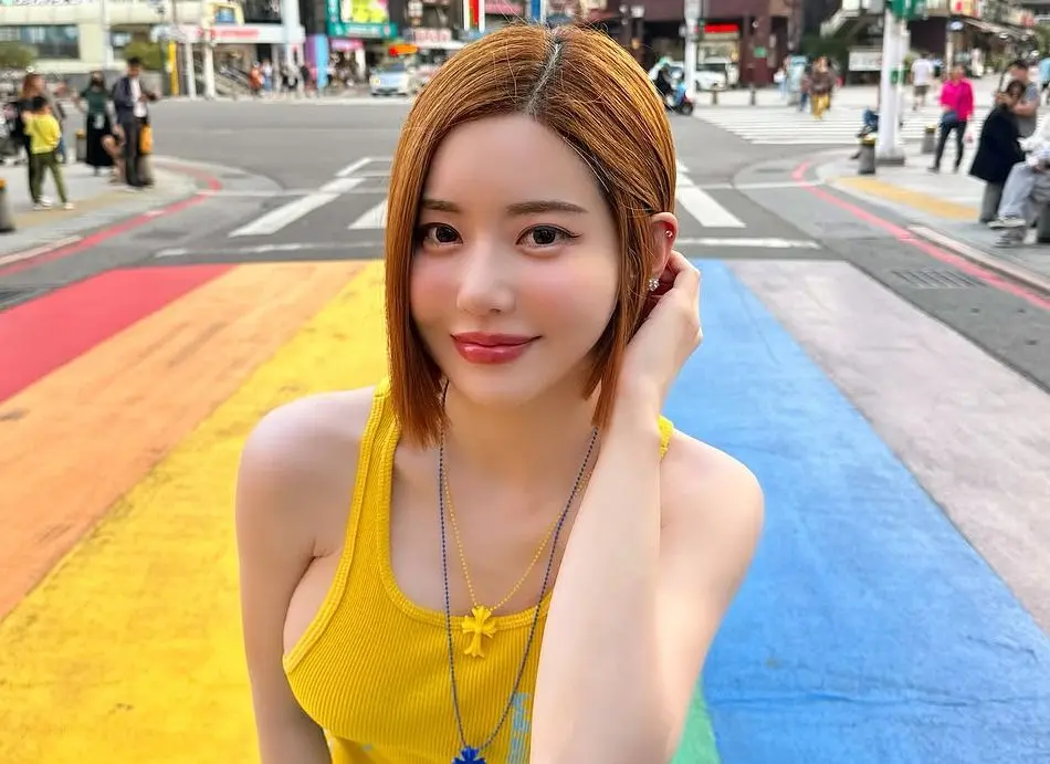 DJ SODA漂髮整頭溶解「1把1把掉」禿了！她爆哭：換不回原本樣子 | 娛樂 | NOWnews今日新聞