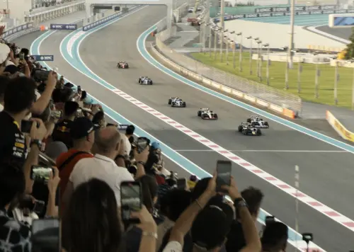 布萊德彼特《F1》超狂！「假車隊真吸金」11億置入贏《捍衛戰士》 | 娛樂 | NOWnews今日新聞