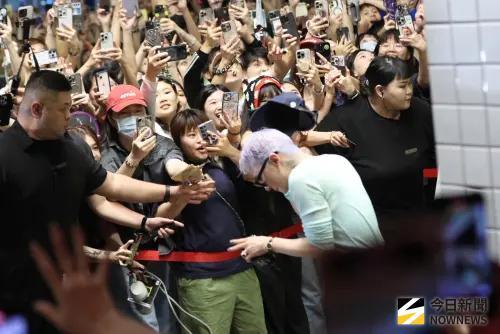 獨／GD衝金豬食堂！法朋特製「小雛菊蛋糕、愛貓Zoa餅乾」慶功照 | 美食旅遊 | 生活 | NOWnews今日新聞