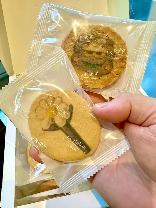 獨／GD衝金豬食堂！法朋特製「小雛菊蛋糕、愛貓Zoa餅乾」慶功照 | 美食旅遊 | 生活 | NOWnews今日新聞