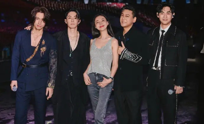 朱孝天妻子合體F4站C位！構圖藏洋蔥 粉絲哭喊：那是大S的位置 | 娛樂 | NOWnews今日新聞