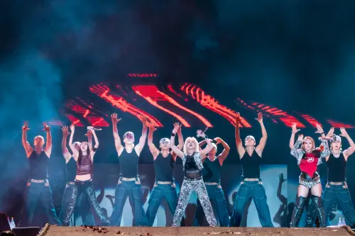 直擊／2NE1現身台中：看到F4合體感動爆 致敬《流星花園》掀回憶 | 娛樂 | NOWnews今日新聞