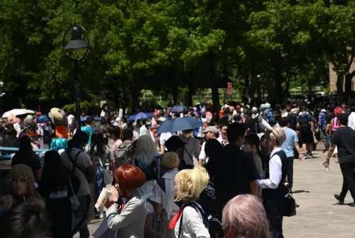 同人創作盛會CWT塞爆！萬人繞場館一圈 明日香、秦徹Coser神還原 | 生活 | NOWnews今日新聞