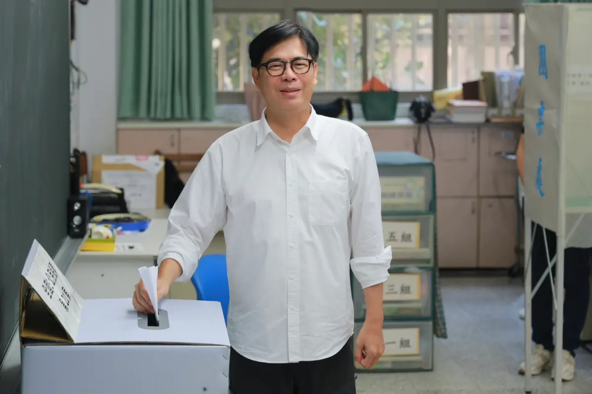 核三延役／陳其邁現身投票所！避談黃仁勳核能說：決定權在人民 | 要聞 | NOWnews今日新聞