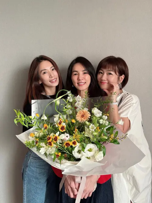 快訊／S.H.E無預警合體！Ella陳嘉樺公布個人巡演 粉絲超期待 | 娛樂 | NOWnews今日新聞