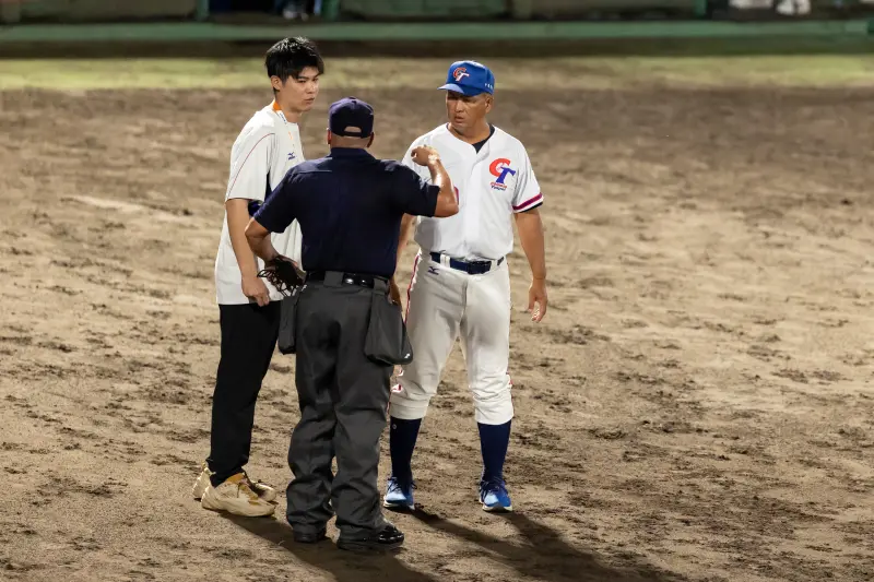U18世界盃／台灣主帥換投「球用丟的」！網友砲轟：丟臉丟到國外 | 棒球 | 運動 | NOWnews今日新聞