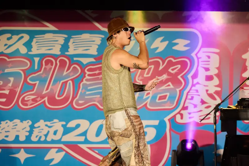 玖壹壹送LuLu、陳漢典大禮！獻唱破億神曲、嗨喊粉絲送祝福 | 娛樂 | NOWnews今日新聞