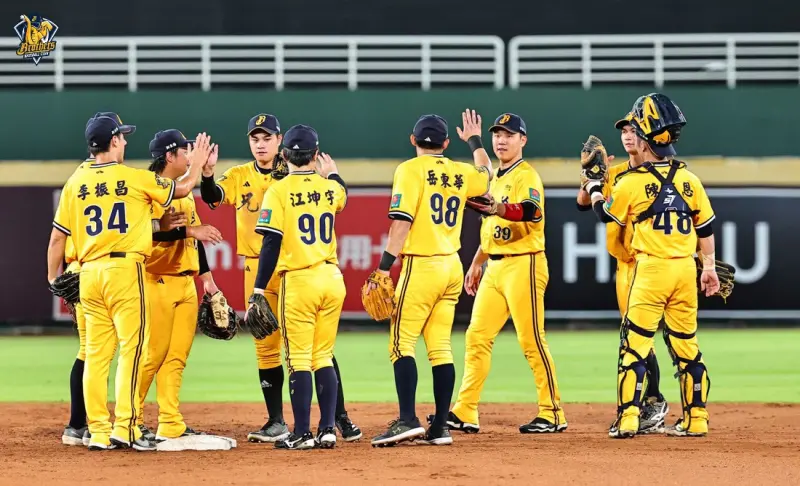 中職／季後賽4隊混戰！兄弟、台鋼「互助」 周五當最熟悉陌生人 | 棒球 | 運動 | NOWnews今日新聞