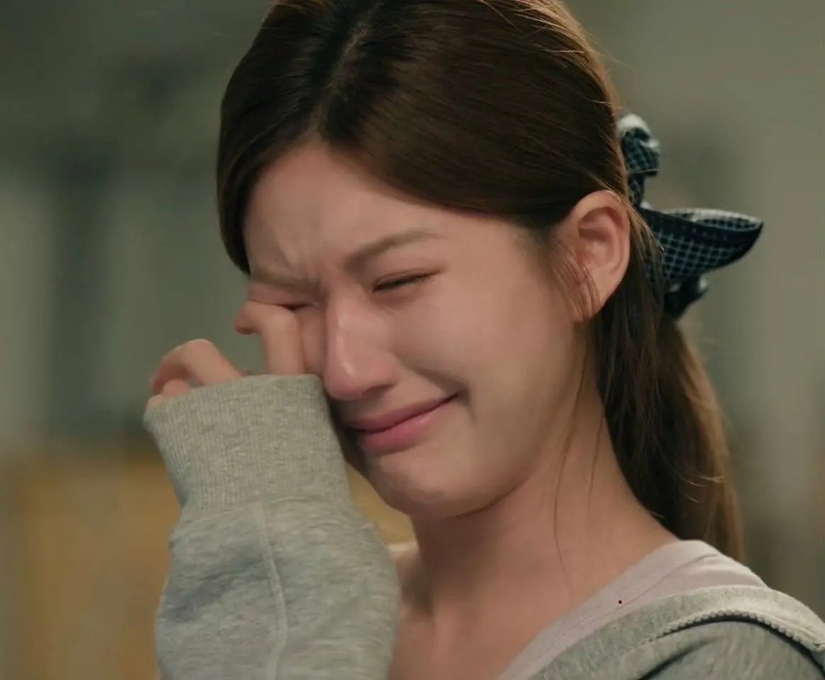 趙露思《許我耀眼》哭戲雙眼皮貼黏臉上 她一看表情垮掉：避雷了 | 娛樂 | NOWnews今日新聞