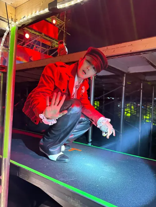 GD演唱會突被喊爸爸！慌張摀嘴結巴3連問：我??? 真實反應全被拍 | 娛樂 | NOWnews今日新聞