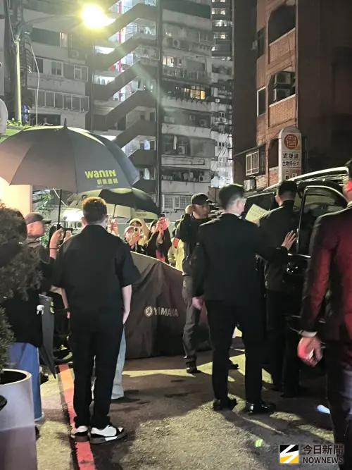 獨／李洙赫現身周杰倫台北愛店與朋友嗑鐵板燒 疑為GD留台不返韓 | 娛樂 | NOWnews今日新聞