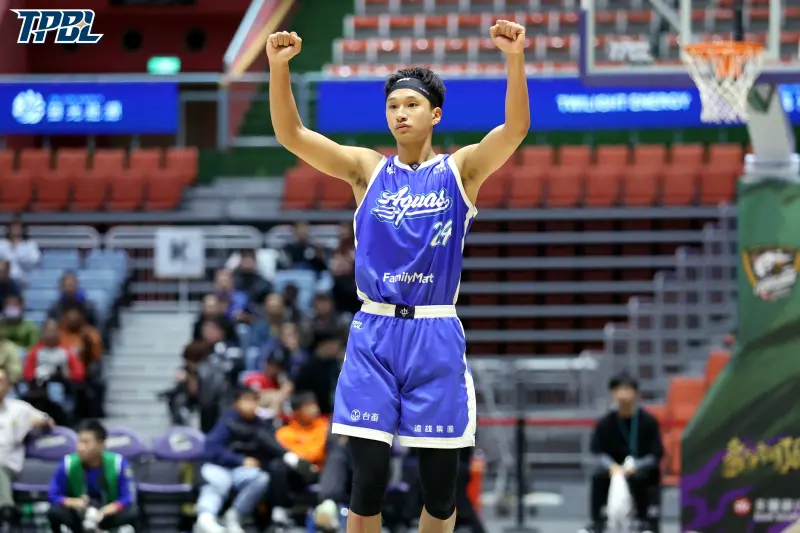 TPBL／蘇文儒戴「WEI」髮帶狂砍31分！高錦瑋笑說：以後不送了 | 籃球 | 運動 | NOWnews今日新聞